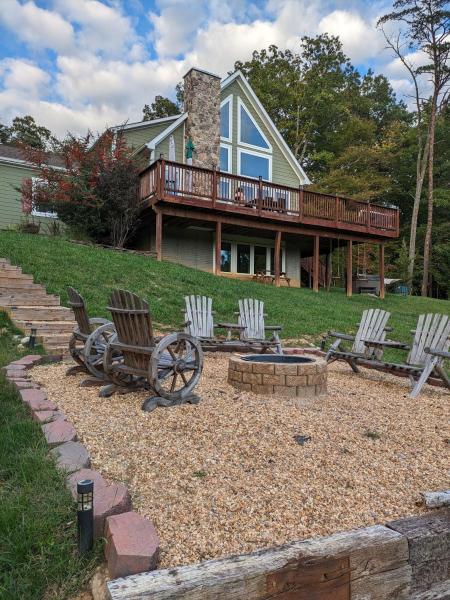 Shenandoah Thunder Chalet Guest Suite - Front Royal, VA