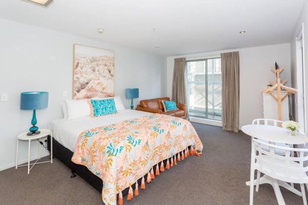 Uniquely Located Apartment With Kitchen - Christchurch