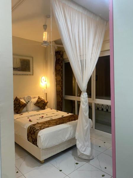 Breezebay Pool Hotel - Diani Beach
