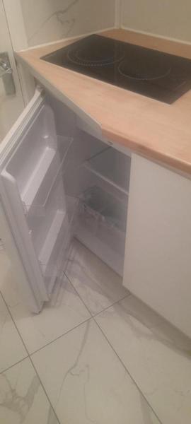 Modern Studio Flat Dagenham Heathway - Ilford