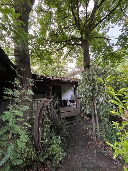 4 Persoons Caravan In Het Bos - Uden