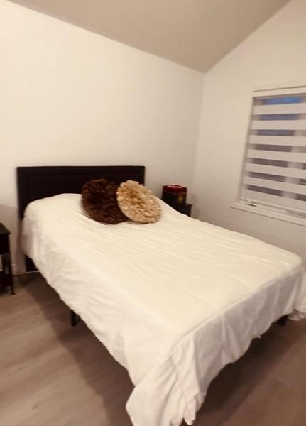Private Room In Luxury Home - Barrie