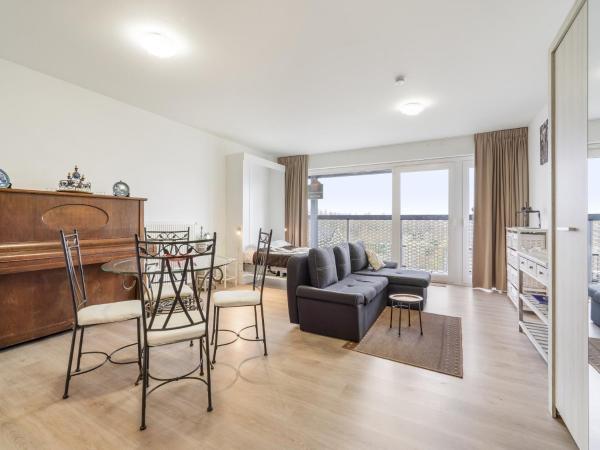 Studio Near Beach With Rooftop Pool Access, Cleaning Included - Blankenberge