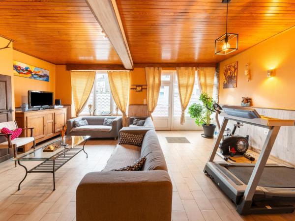 Villa With Bubble Bath, Cleaning Included - Florenville