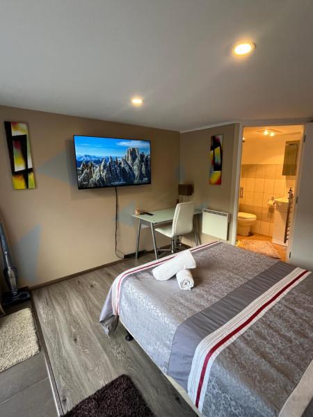 Boutique Studio - Private Cozy Oasis - Riverhead