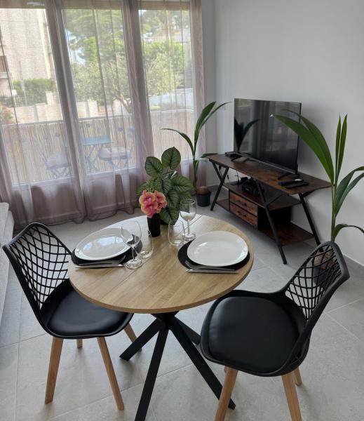 Magnifique T2 Calme Bord De Mer - Calanque du Mugel