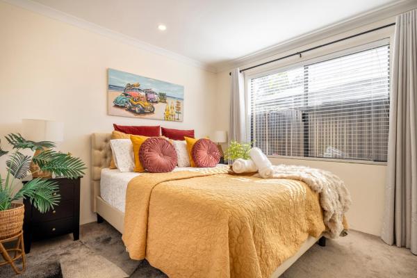 Sunny 1br House, Sleeps 4, Near Fremantle, Fiona Stanley Hosp & Cockburn Getaway - Perth
