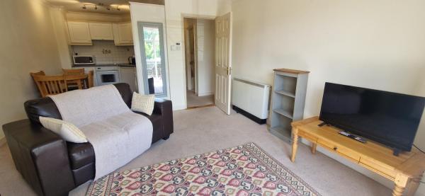 Tidy Spacious & Quiet 2bd On Edge Of Cork City - Cork