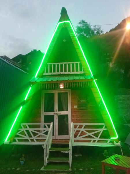 Cozy & Premium Wooden Huts - Manali