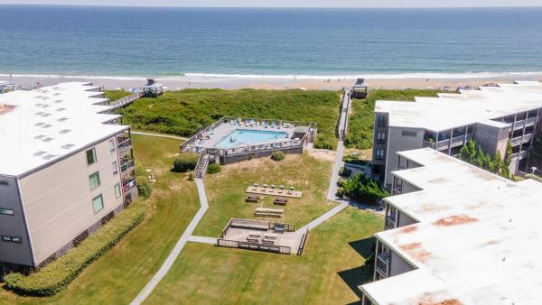 In Duck With Community Pool & Beach Access - Duck, NC