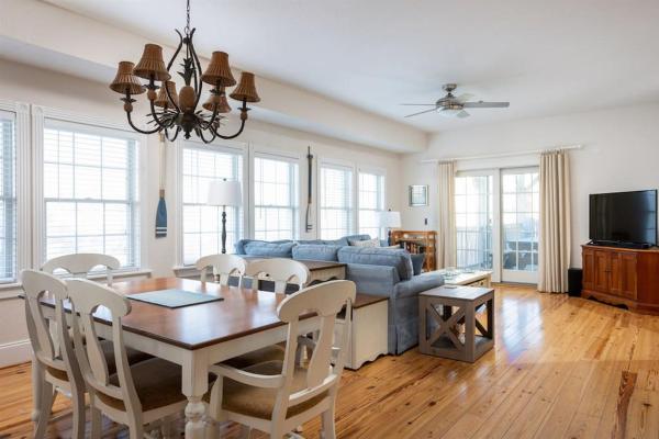 Steps From The Beach - Spacious Condo With Amenities - Nags Head, NC