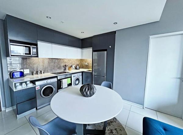 Stunning City View Apartment Sandton City - Sandton