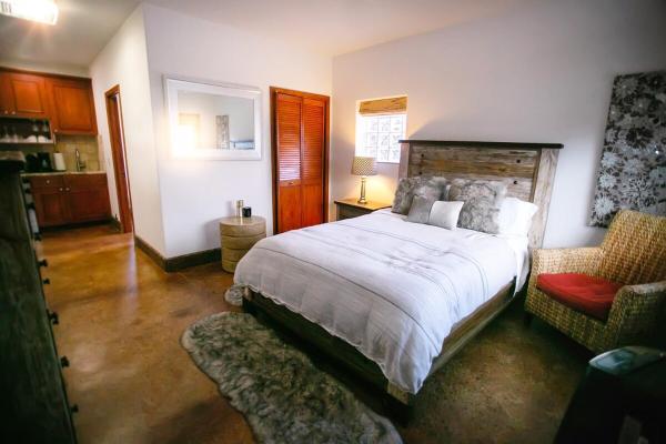 Casita Vino Dog-friendly Vineyard Retreat & Stay - Escondido, CA