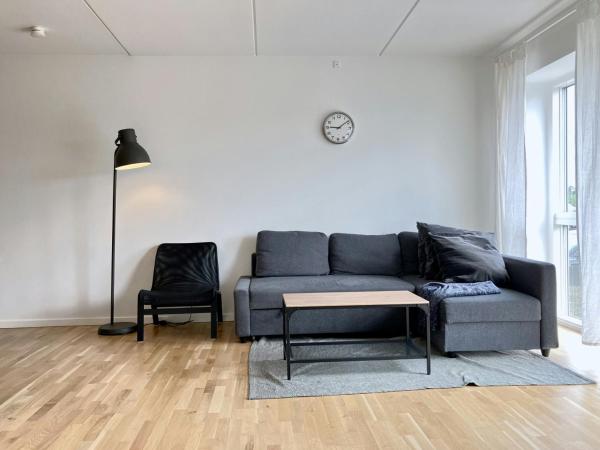 Spacious Apartment For 7 In Gellerupparken - Denmark