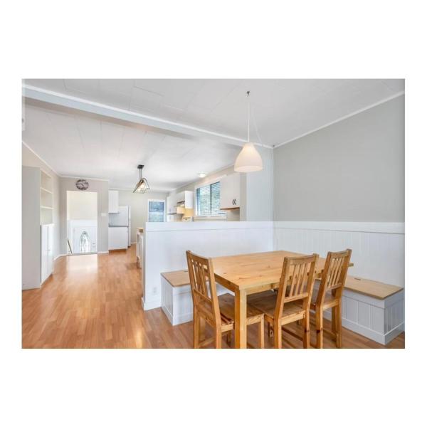 Youbou Lakefront Getaway Relax And Unwind - Lake Cowichan