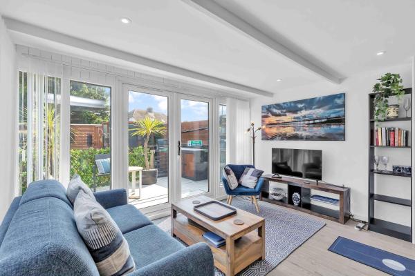 Garden Room With Parking By My Getaways - 스테이닝