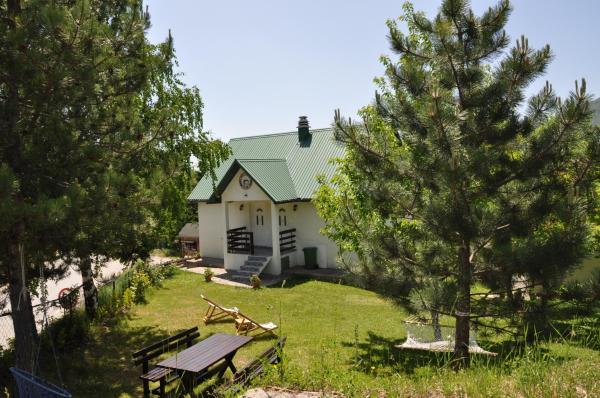 Crossroads Preseka - Montenegro