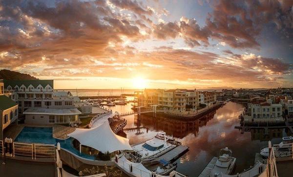 Krystal Beach Hotel - Somerset West