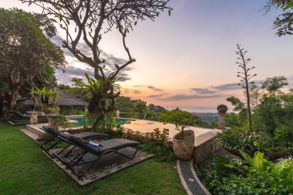 Bougainville Hill Villa - Munduk