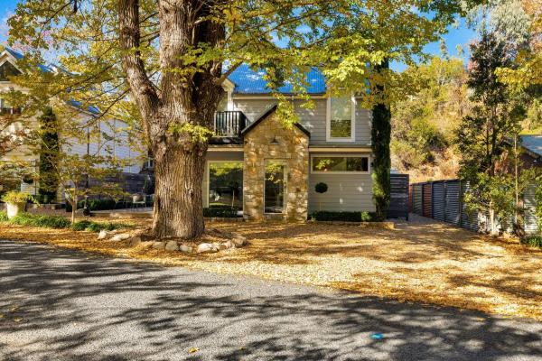 Beyond Bliss Guesthouse 2 - Bright