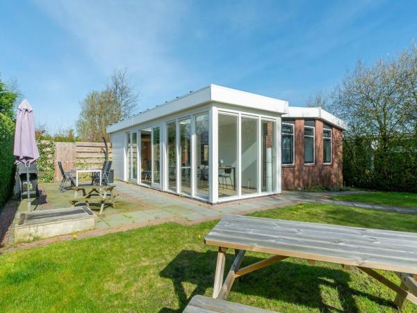 Bungalow With Sauna And Pool In Quiet Location - Petten