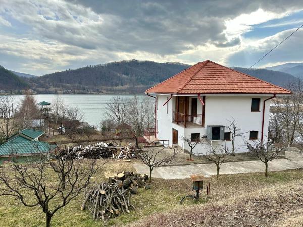 Lake House - Piatra Neamț