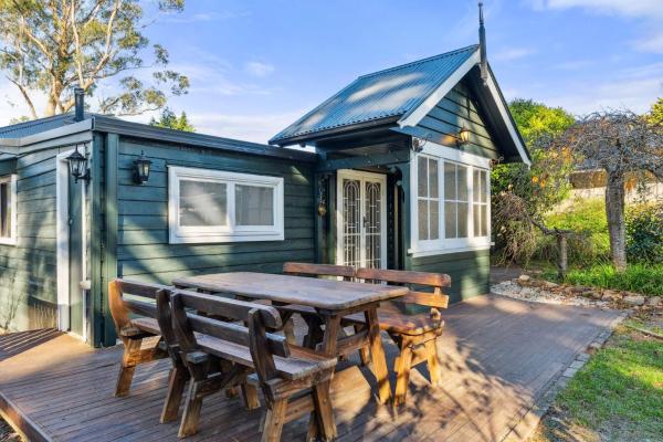 The Greenhouse - Cozy Blue Mountains Retreat - Blackheath, NSW, Australia