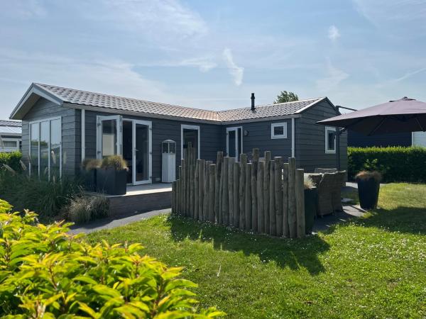 Sfeervol Chalet Op Familiepark In Oostkapelle Vlakbij Strand - Walcheren