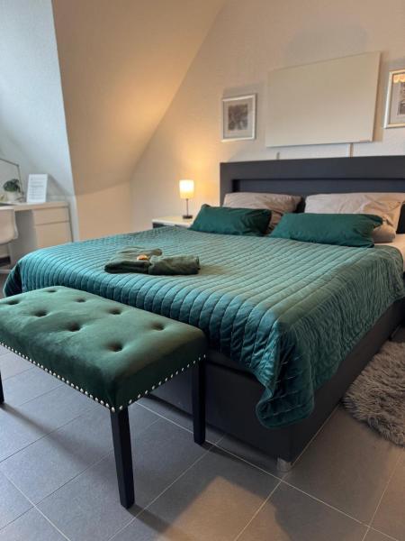 Modernes, Zentrales Apartment In Troisdorf, Region Köln Bonn, 3 Etage, Maximal Für 4 Personen, Parkplatz & Netflix Inklusive - Overath