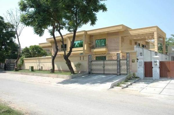 Royal Crown - Islamabad