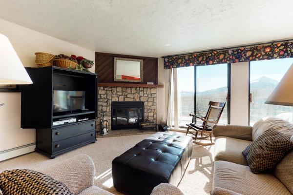 Top-floor W/ Mountain View - Silverthorne, CO