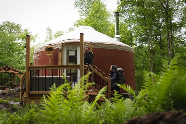 Cozy Yurt In The Woods - Sainte-Agathe-des-Monts