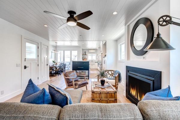 3br Luxury Condo W Rooftop Deck & Fire Pit - Steps To Beach By Beachview Rental - Newport Beach, CA