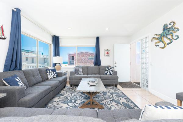 Spacious 4br W Ocean Views & Two Balconies Steps To Sand By Beachview Rentals - Newport Beach, CA