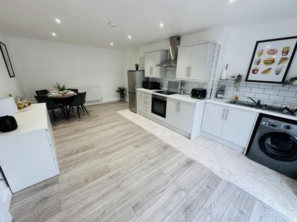 Ysgol Corner By Pj Stays - Port Talbot