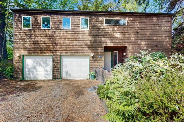 Captain's Quarters Hideaway - Manzanita, OR