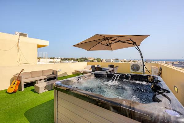 Seaview Jacuzzi 3br Penthouse - La Valette