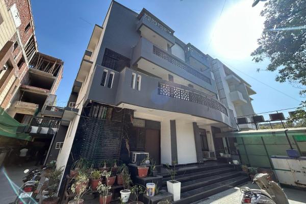 Hotel B K House - 諾伊達