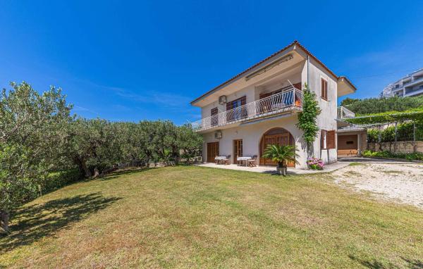 Cozy Apartment In Makarska With Wifi - Csc851 - Makarska