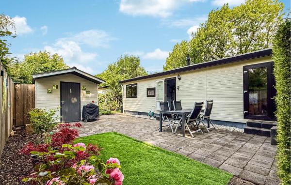 2 Bedroom Nice Home In Ochten - Veenendaal