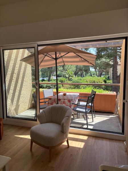 St Cyprien Golf Appart Avec Terrasse Et Piscine - Canet-en-Roussillon