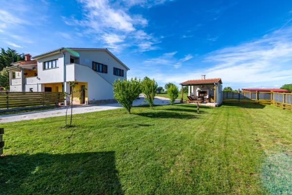 Villa Gracija, A Charming Holiday Apartment In The Heart Of Istria - Pisino