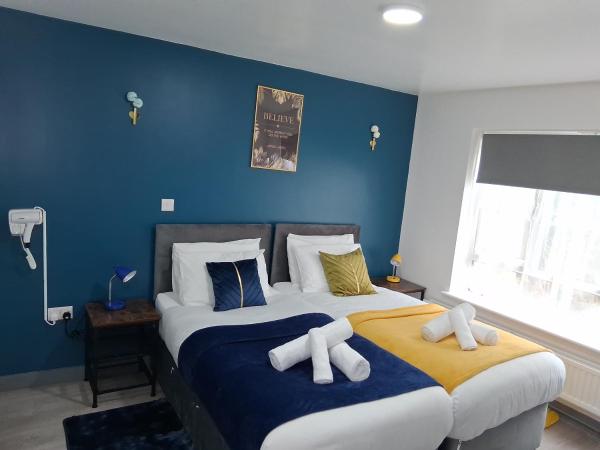 Premium Serviced Accommodation Nottingham - All Ensuite Rooms Or Whole House - Near Train Station, City Centre & Trent Bridge - Fast Free Wifi - Parking - Derbyshire