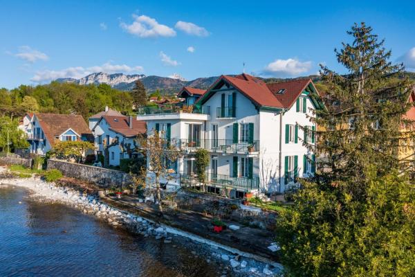 La Villa Du Lac - Appartements De Vacances - Les Pieds Dans L'eau - Bernex