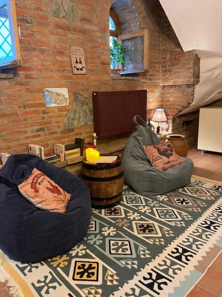 Wine Cellar Hostel - Tiflis