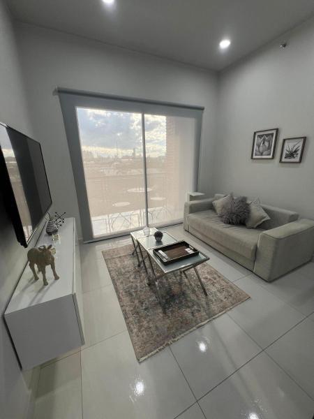 Cozy 1 Bed Apt In Luque With Terrace And Pool - アスンシオン
