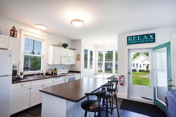 The Milkweed - 18 Meadow View - Picton