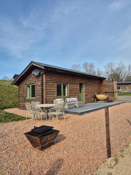 Birch Banc Retreats - Bedw Cabin, Enc Outdoor Area - England