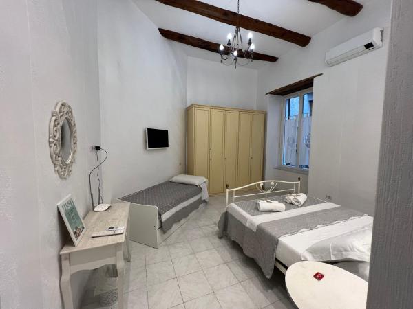 Varriale Apartaments 2,0 Free Parking For Small Cars Only - Neapel