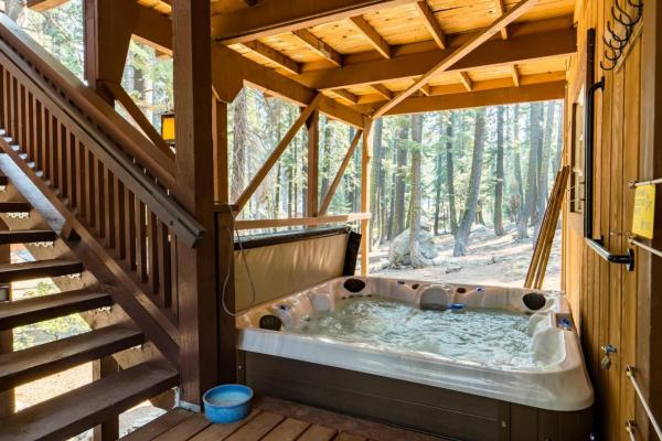 Walk To Lake West Shore Cabin Hot Tub Dogok Evplug - Tahoe City, CA
